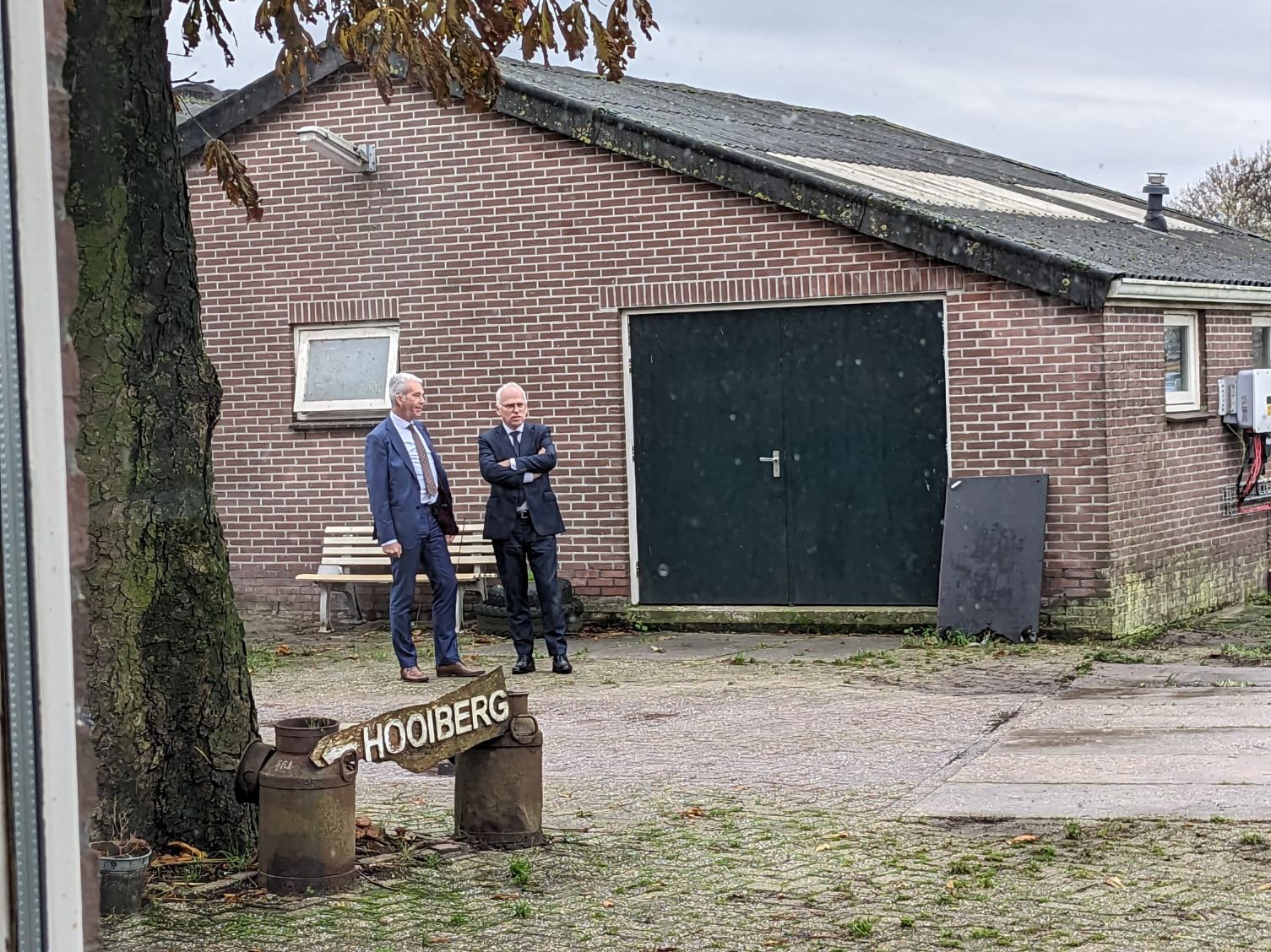 Fotoserie: Koning bezoekt door blauwtong getroffen bedrijf van Cees ...